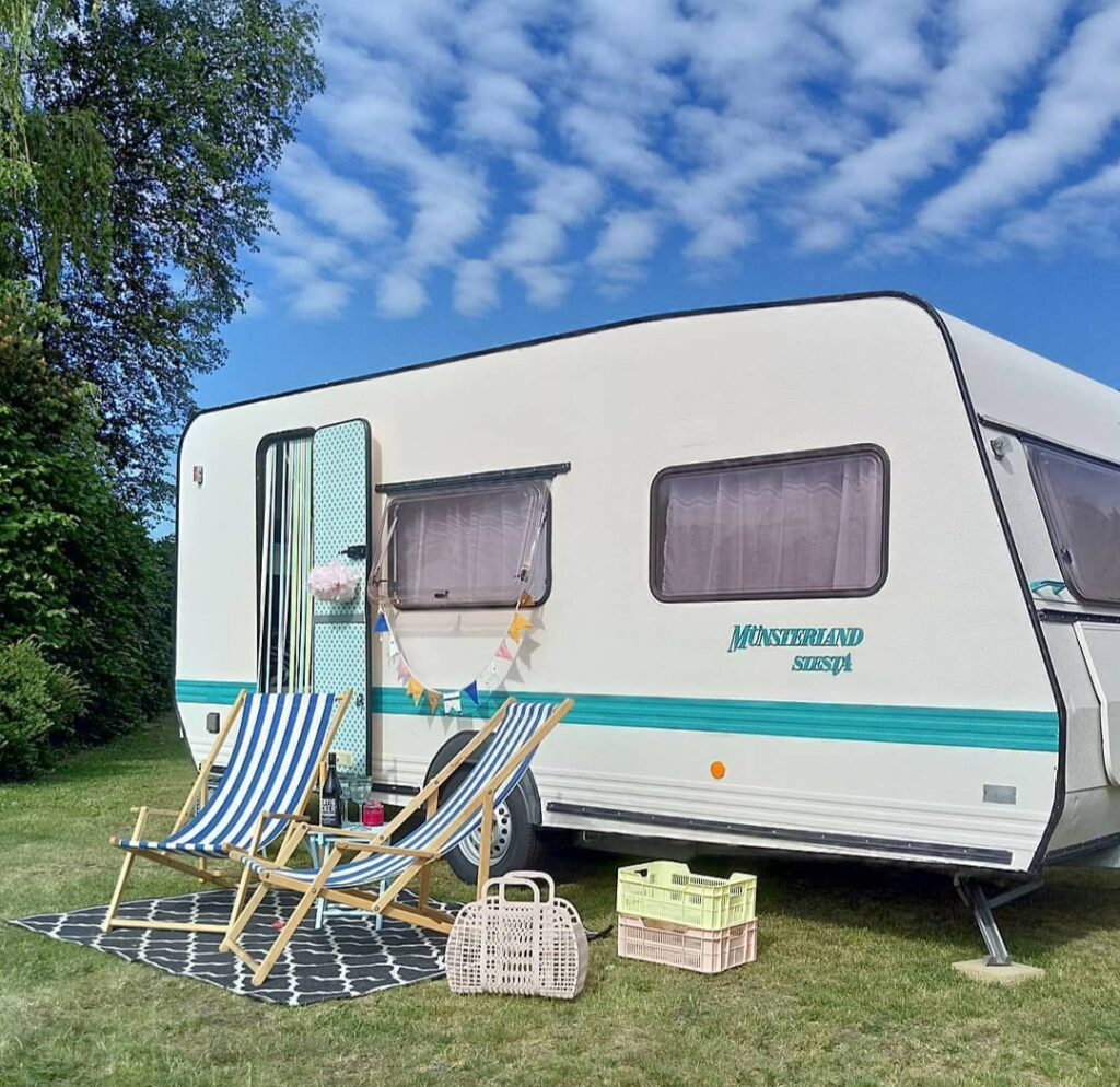 Colorful Caravan - Caravanity | happy campers lifestyle